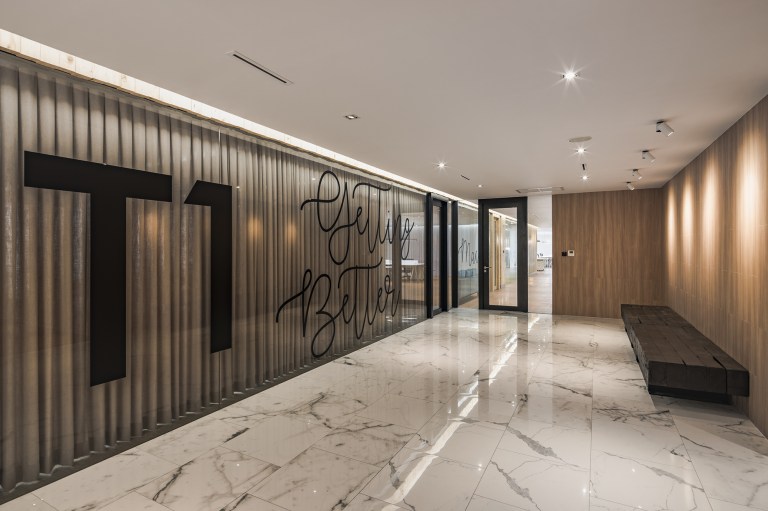 OSOTSPA office P3 – Supermachine Studio