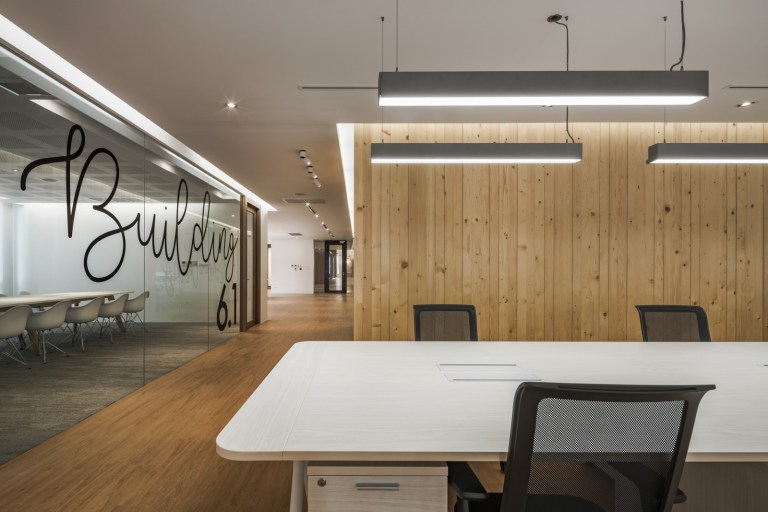 OSOTSPA office P3 – Supermachine Studio