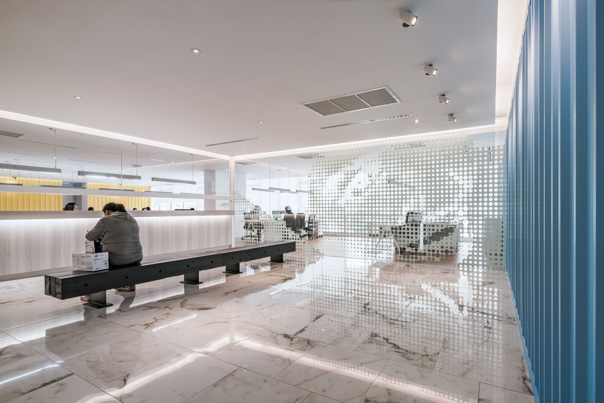 OSOTSPA office P3 – Supermachine Studio