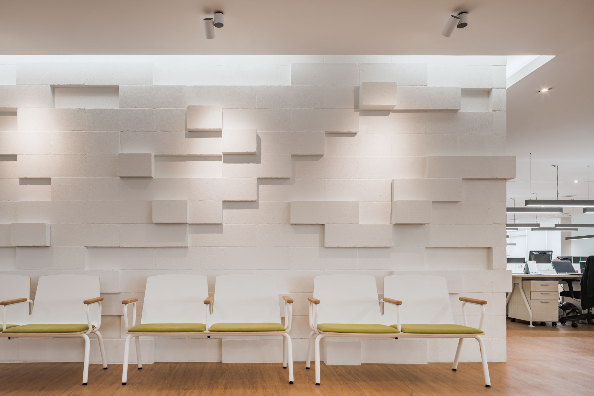 OSOTSPA office P3 – Supermachine Studio