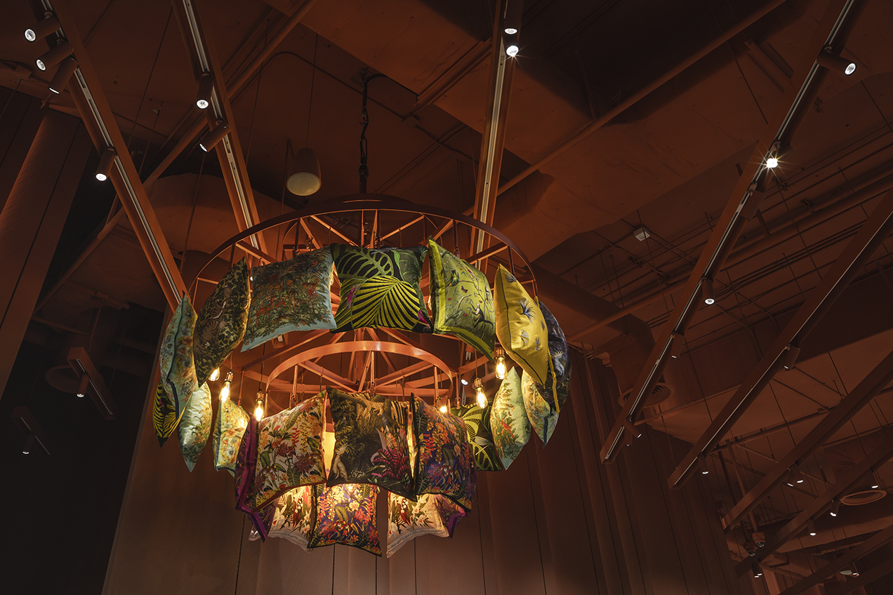 Jim Thompson Store Emquartier – Supermachine Studio