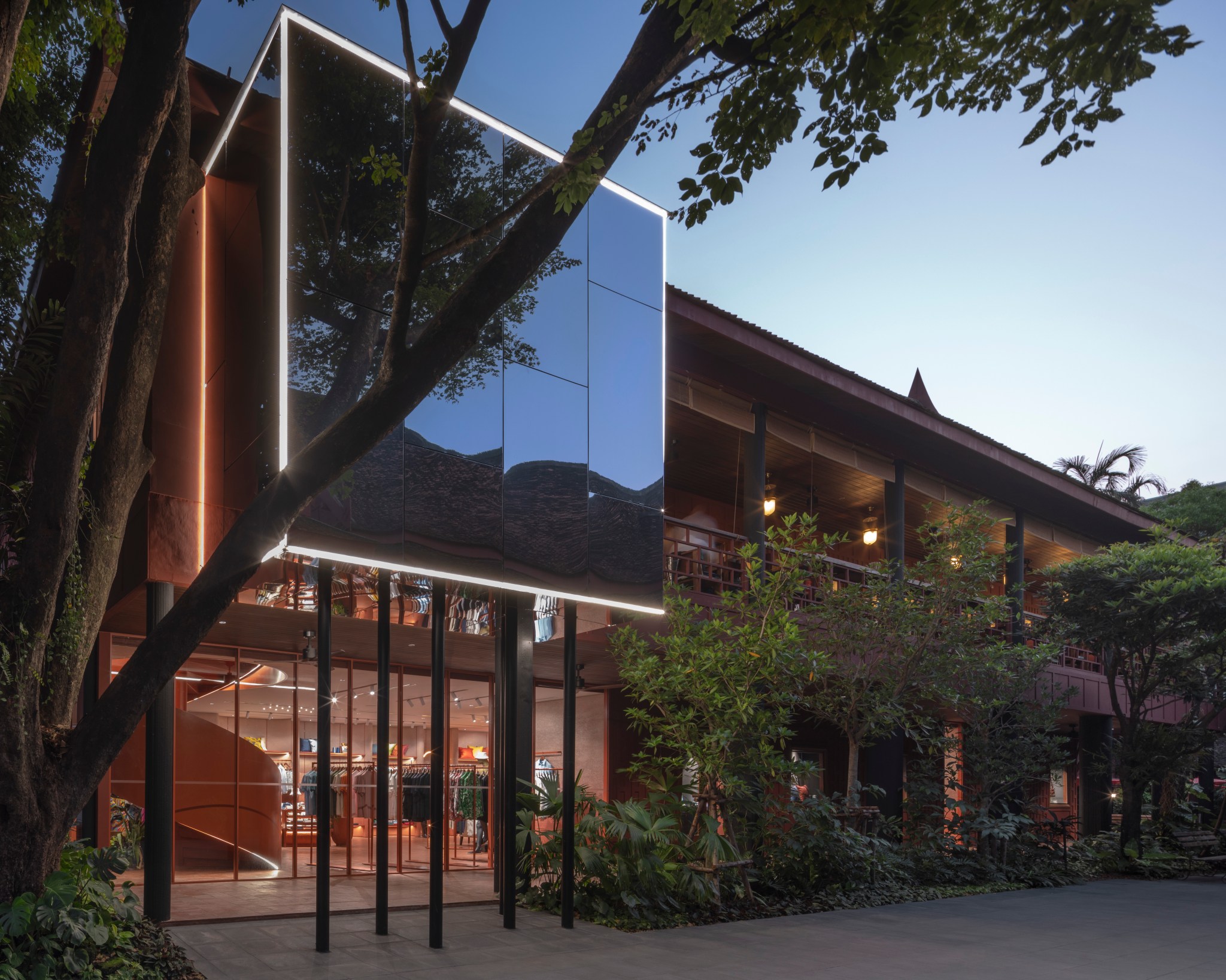 Jim Thompson House iconic store – Supermachine Studio