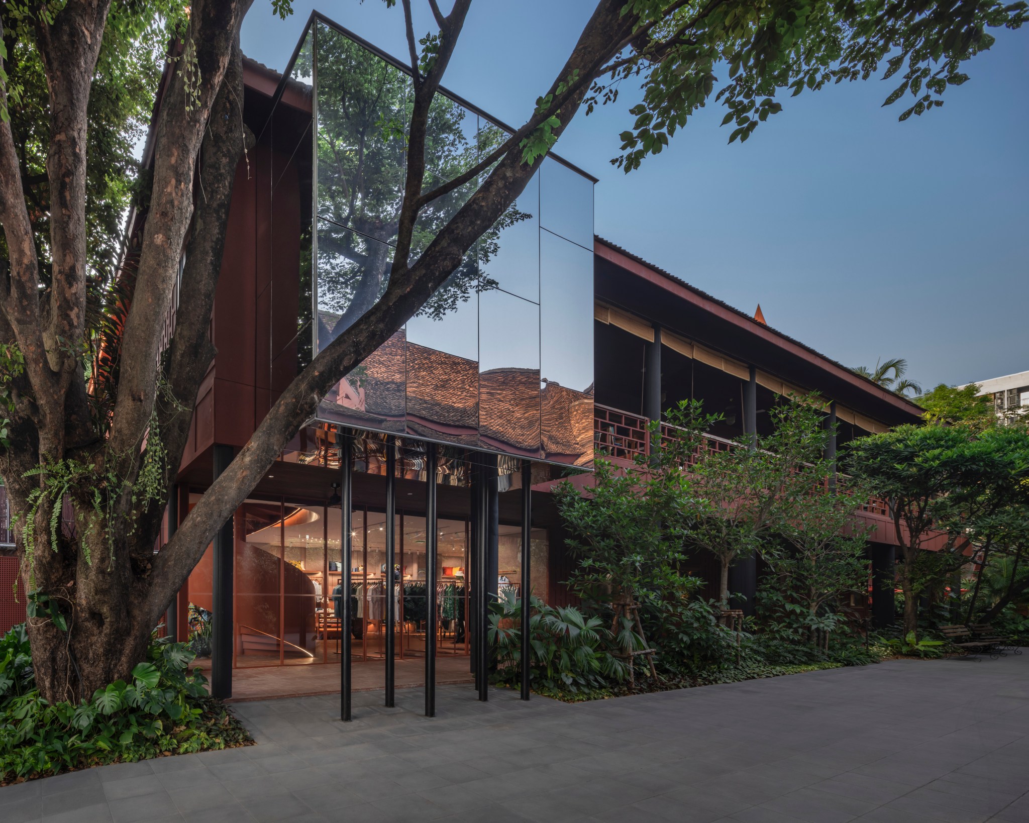 Jim Thompson House iconic store – Supermachine Studio