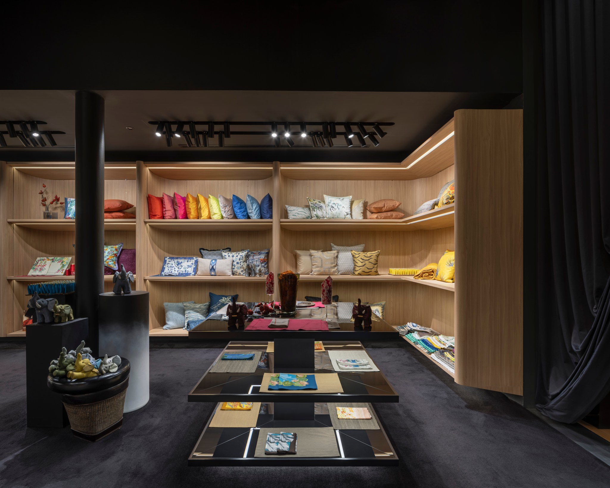 Jim Thompson House iconic store – Supermachine Studio